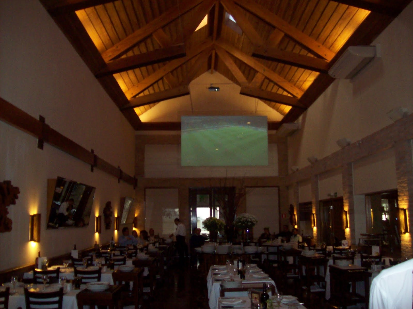 Templo da Carne - Marcos Bassi: Telão de 80 polegadas para você ...