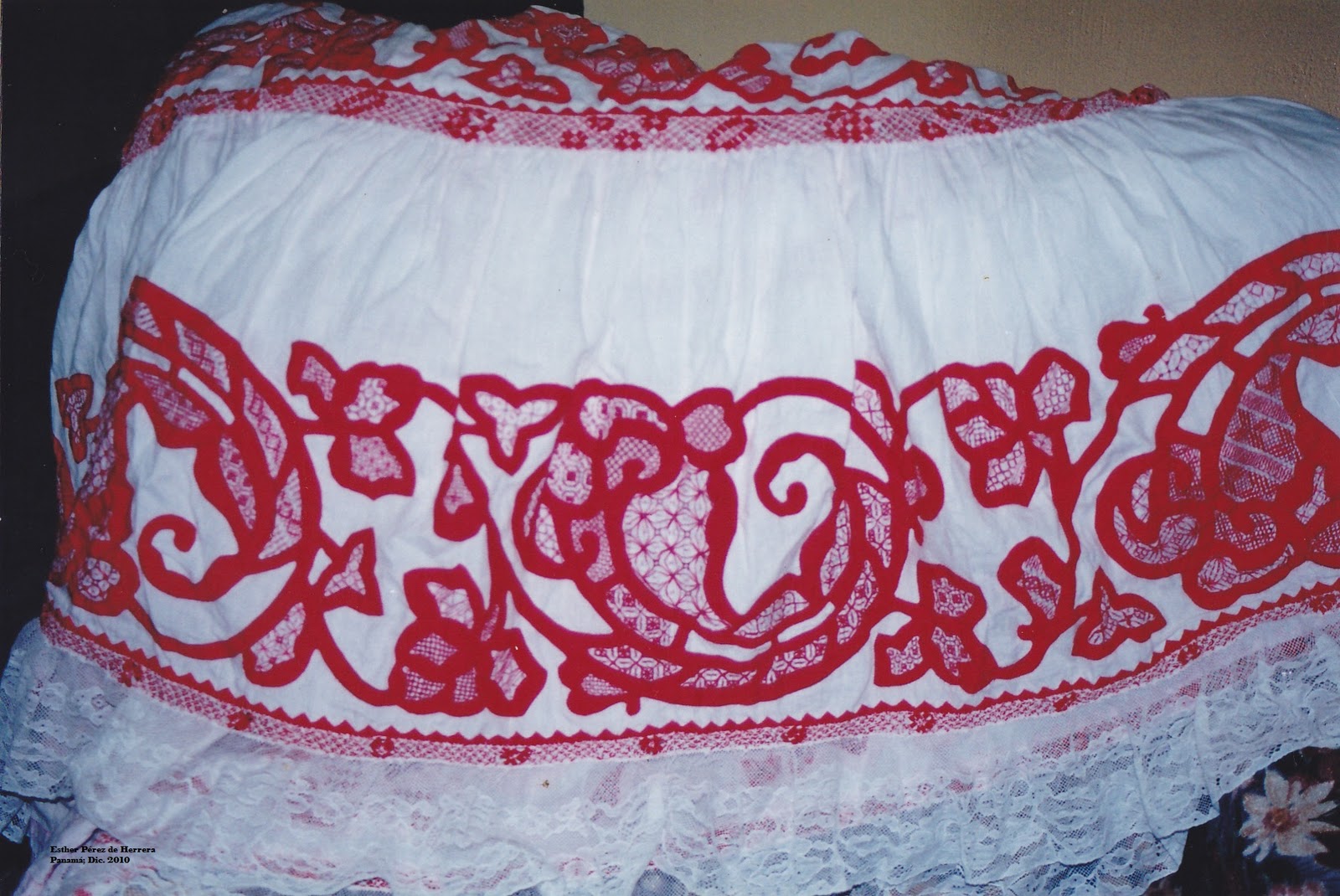 La Pollera de Panamá: LABOR DE TALCO CON CALADOS