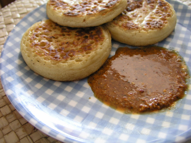 Crumpets for an Indian Breakfast. - Few Minute Wonders