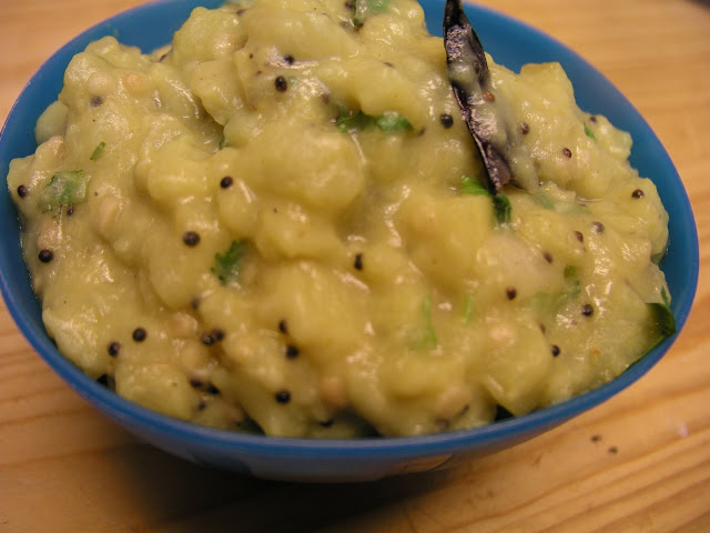 Valaikai / Raw Banana Kootu | fewminutewonders