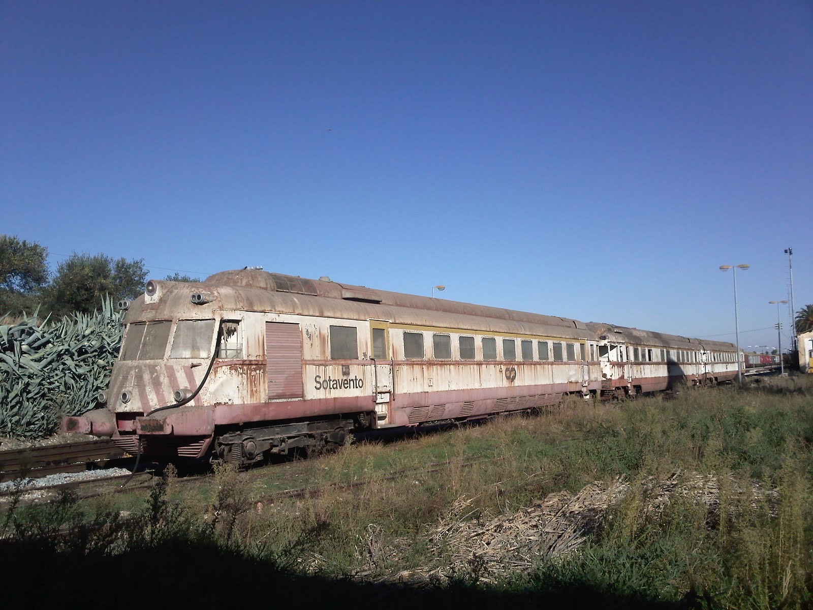 Apeadeiro das Virtudes: COMBOIO FOGUETE SOTAVENTO