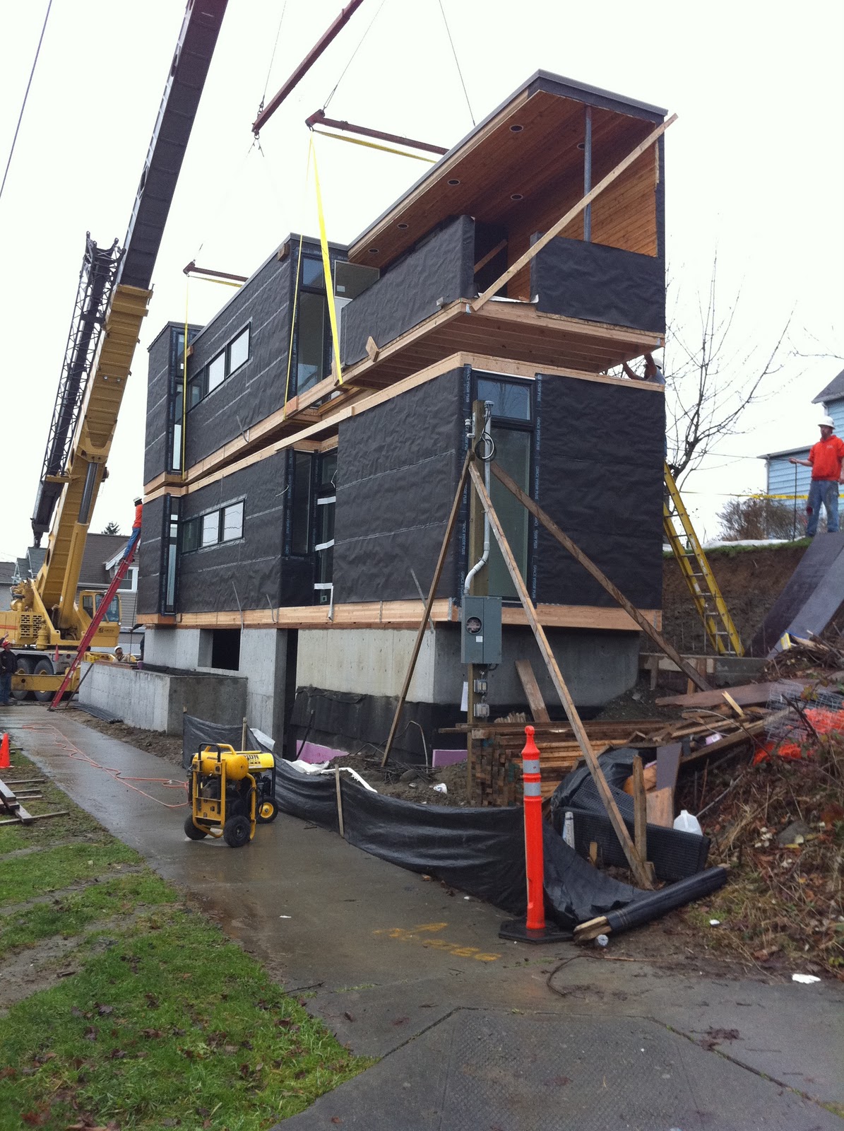 Pb elemental architecture: Prefab: 9'10" Wide House (Lid Park)