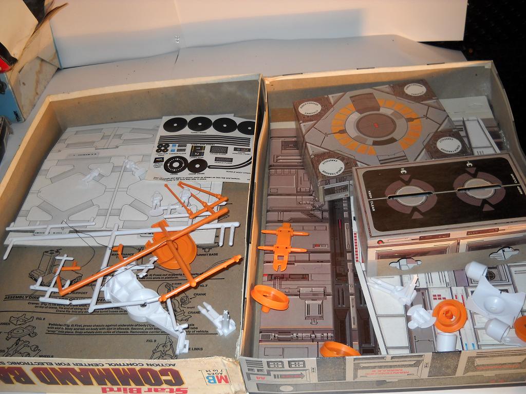 SPACESHIPS, SPACE STATIONS & ALIENS: #20 STAR BIRD AVENGER