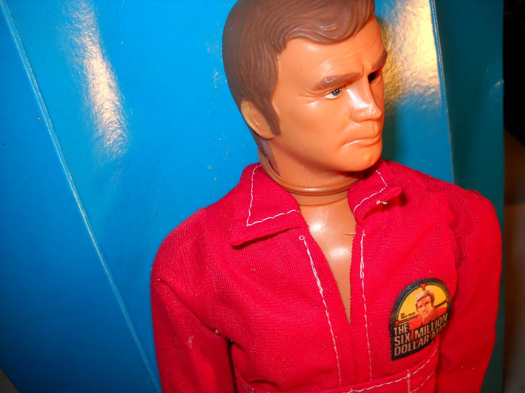 SCI-FI TV TOY COLLECTION: # 13 6 MILLION DOLLAR MAN - BIONIC ACTION FIGURE
