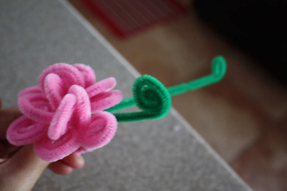 JaeBellz: DIY: Flower Ring Pipe Cleaners
