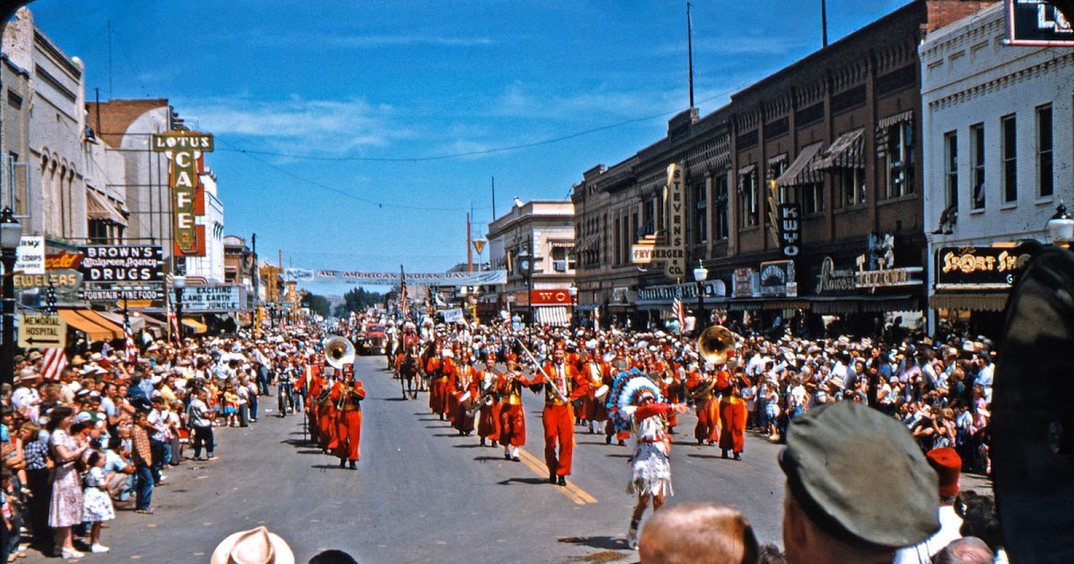 Neato Coolville: I LOVE A PARADE