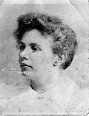 Lena Moss's Instagram, Twitter & Facebook on IDCrawl