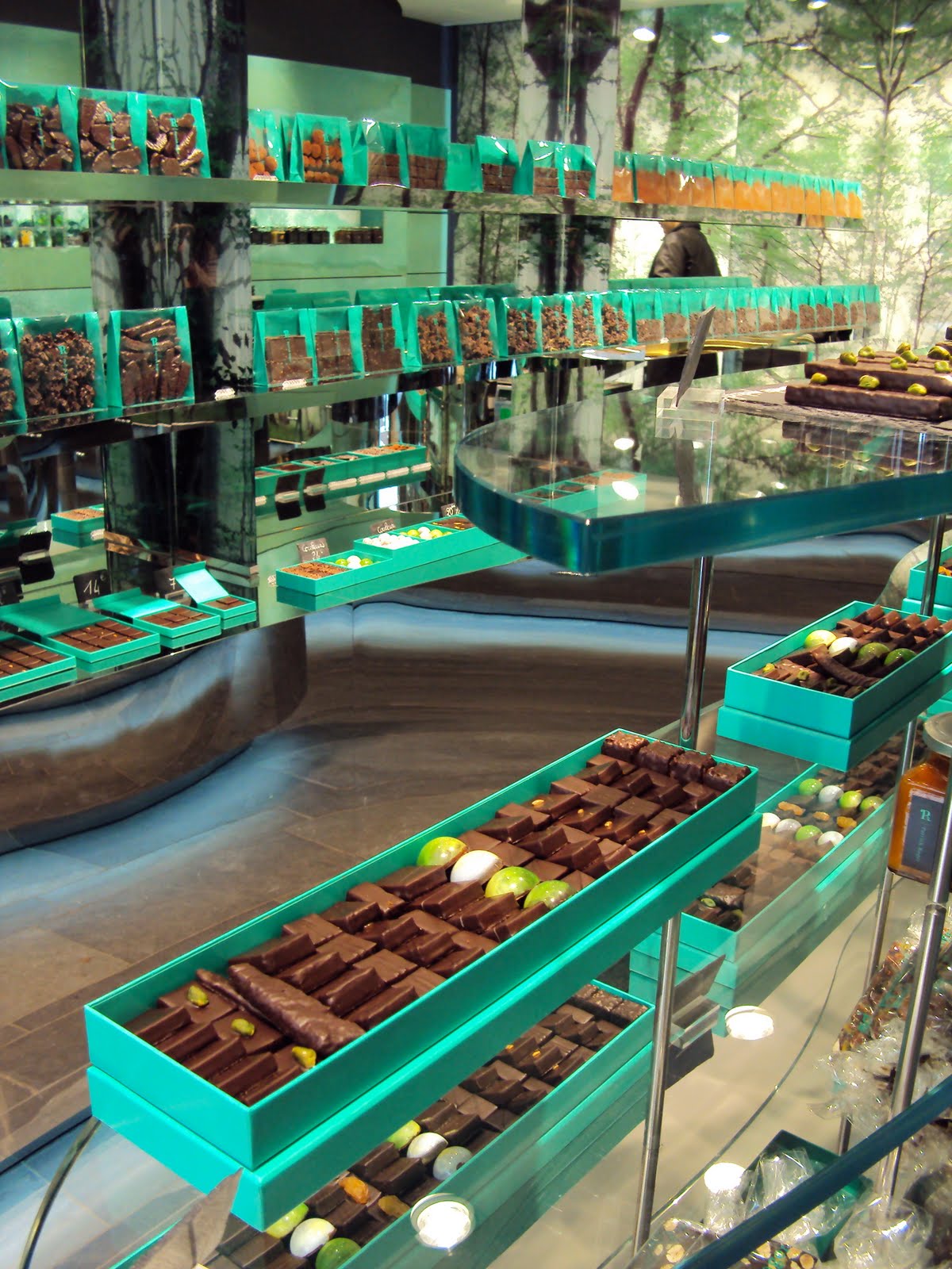 Chocolate Waterfalls: PATRICK ROGER - Chocolate Laboratory - Paris