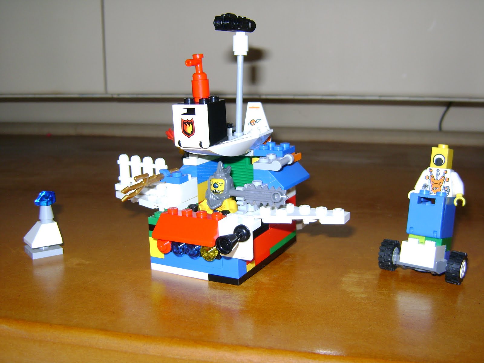 LEGO Quest Kids: 2 Cups of Random Bricks Photos