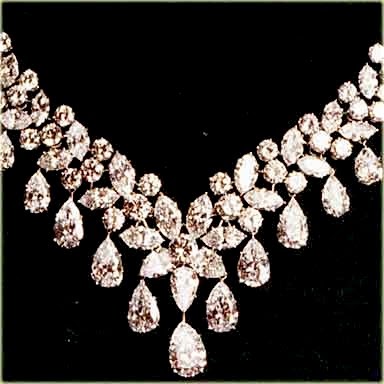 Cours de Littérature; Alliance Française: La Parure, de Guy de Maupassant