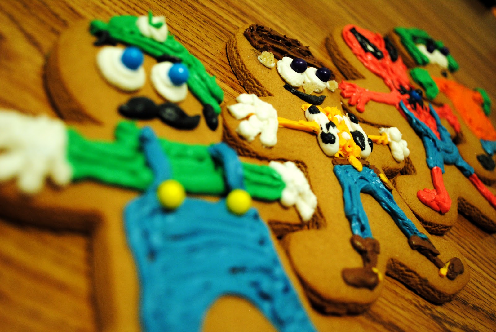 One-Eyed Girl: GINGERBREAD MEN!