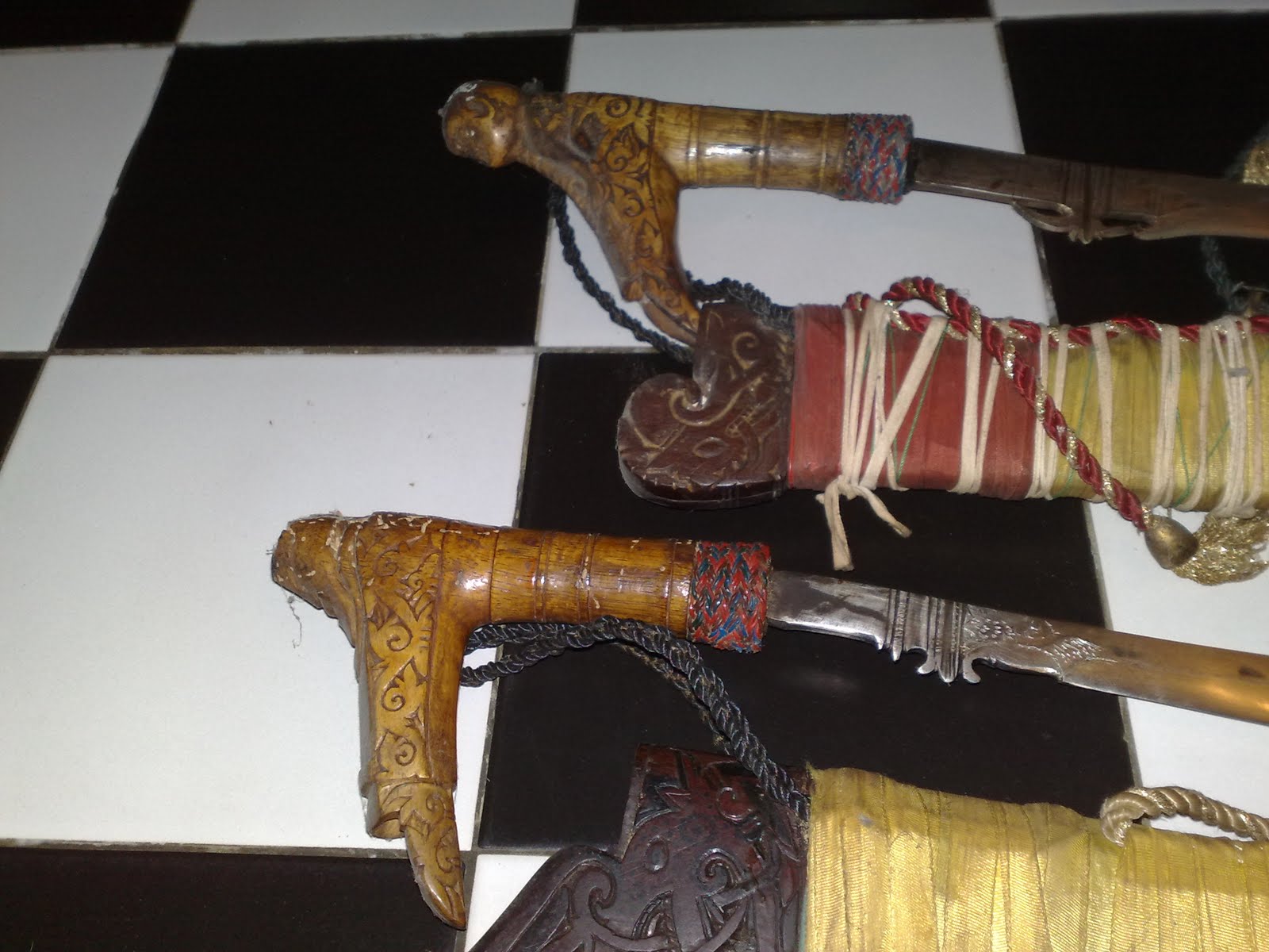 SaribasBlogger: NYABUR & ILANG TANAH MERAH