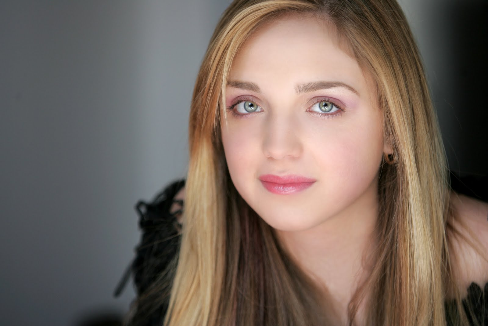 Crowning Around with Kenzie: Starting a blog