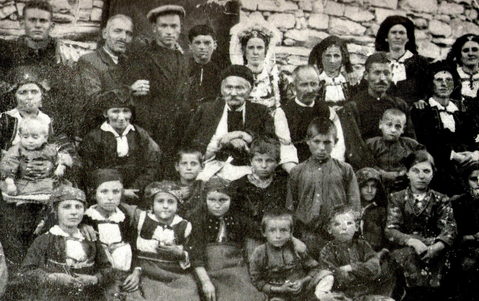 ΟΔΟΙΠΟΡΙΚΟ ΣΤΗΝ ΠΟΛΙΤΙΣΤΙΚΗ ΠΑΡΑΔΟΣΗ ΤΗΣ ΚΑΙΣΑΡΕΙΑΣ: Οικογενειακος βιος ...