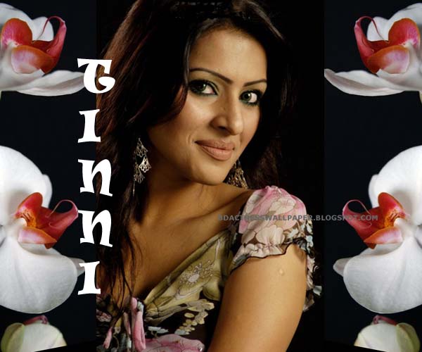 Actress Tinni sexy face look