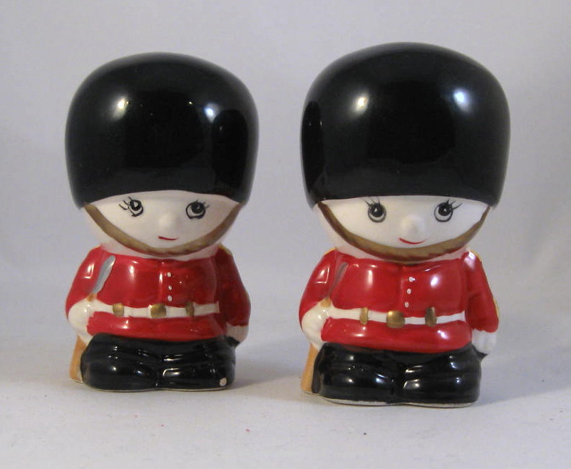 British Guards | Salt n pepper, British guard, Salt pepper shakers