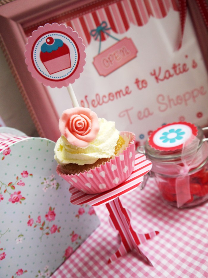 DIY Easy Paper Cupcake Stands Tutorial - Party Ideas | Party Printables ...