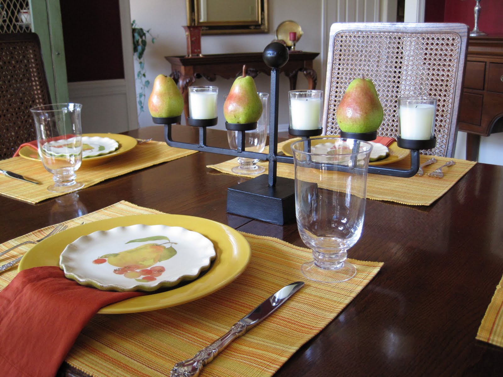 The Dull and the Dutiful: Pears, Pears, Pears