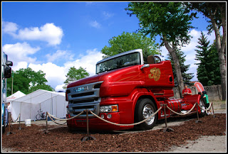 Bloogle Motorizado: O camião descapotável Scania R999 V8 Red Pearl