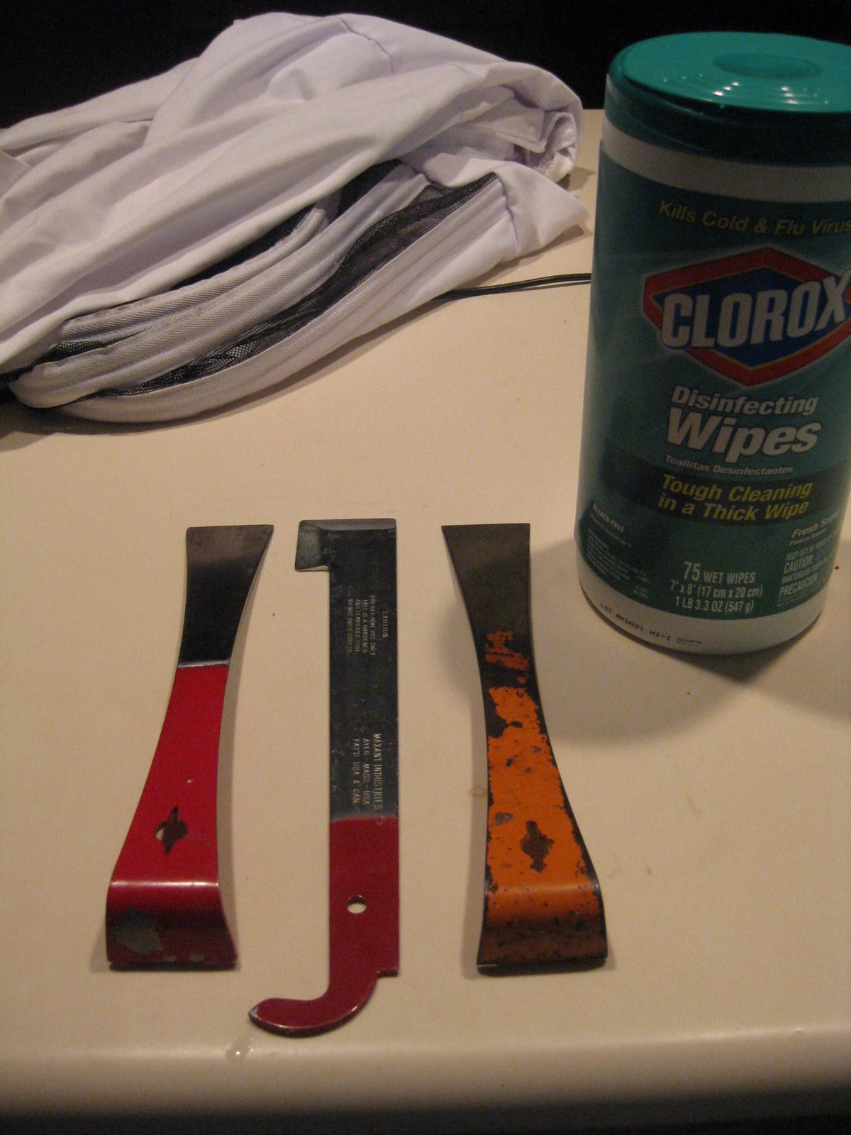 Linda's Bees: A Clean Hive Tool Makes for Healthy Bees