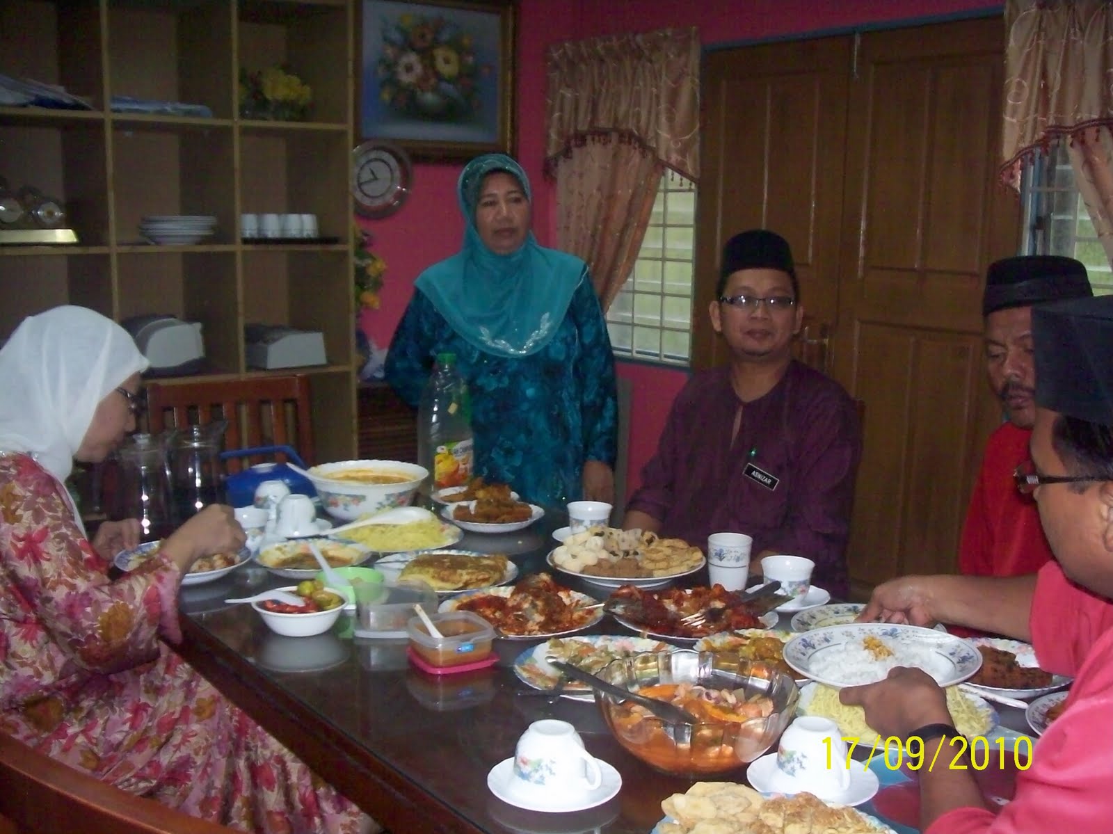 KASTURI: Jamuan Makan-Makan Sempena Hari Raya Aidil Fitri 2010