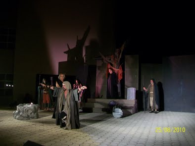 ΦΩΤΟΓΡΑΦΙΕΣ ΑΠΟ ΤΗΝ ΘΕΑΤΡΙΚΗ ΠΑΡΑΣΤΑΣΗ ''ΑΝΤΙΓΟΝΗ ΣΟΦΟΚΛΗΣ'' ΣΤΟ ...