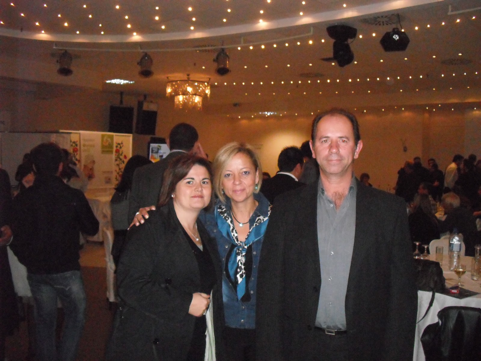 ΚΑΤΑΜΕΣΤΗ Η ΑΙΘΟΥΣΑ ΣΤΟ ΜΕΛΙΣΣΟΧΩΡΙ ΣΤΗΝ ΕΚΔΗΛΩΣΗ ΤΟΥ ΕΠΙΚΕΦΑΛΗΣ ΤΟΥ ...