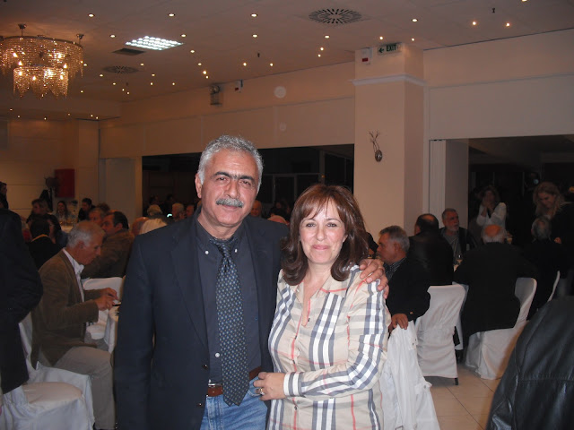 ΚΑΤΑΜΕΣΤΗ Η ΑΙΘΟΥΣΑ ΣΤΟ ΜΕΛΙΣΣΟΧΩΡΙ ΣΤΗΝ ΕΚΔΗΛΩΣΗ ΤΟΥ ΕΠΙΚΕΦΑΛΗΣ ΤΟΥ ...