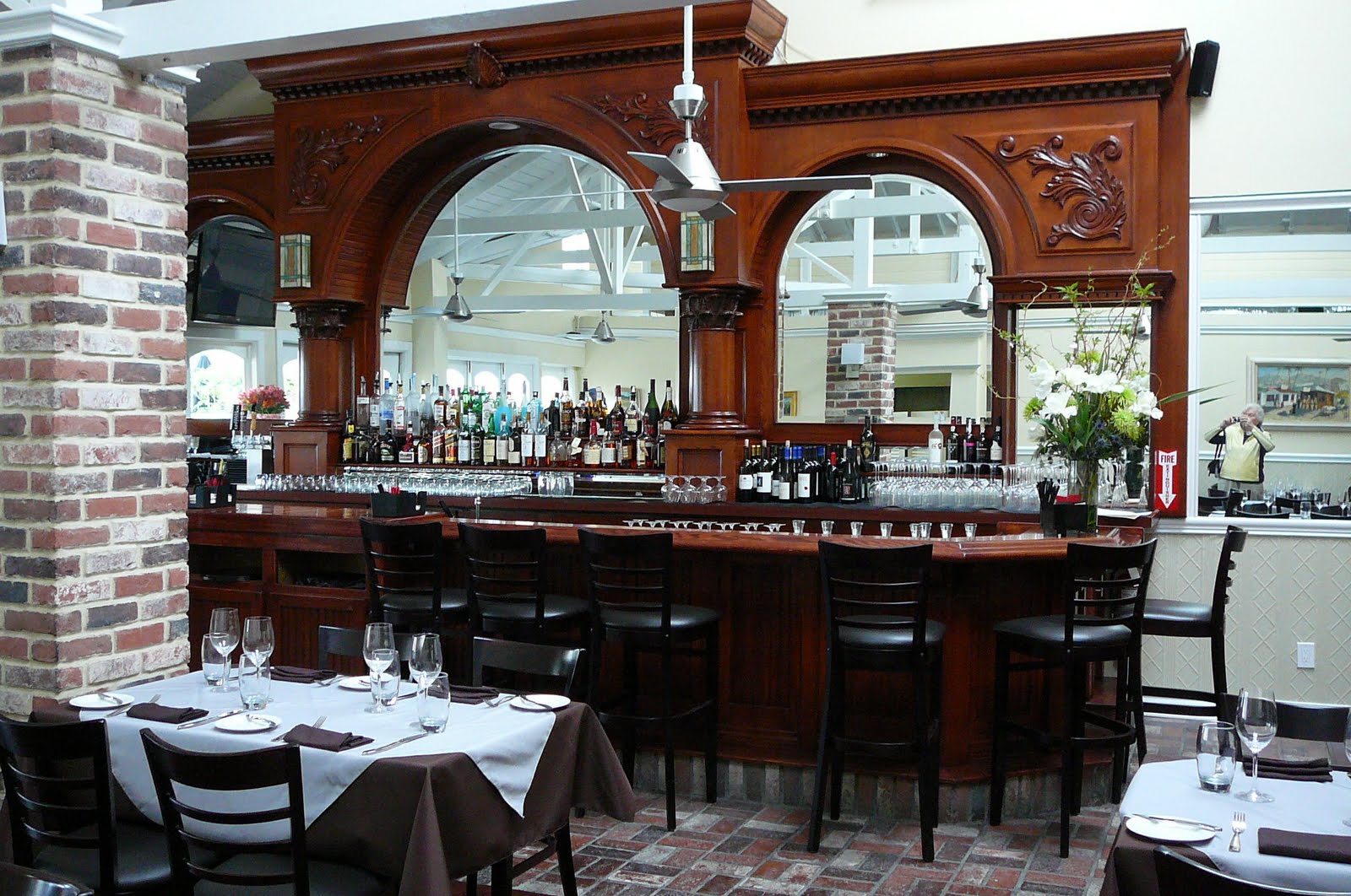 Dine With Donna: The "M" Restaurant