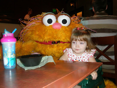 theschmidtsinfl: Breakfast with Elmo and Friends at Sea World