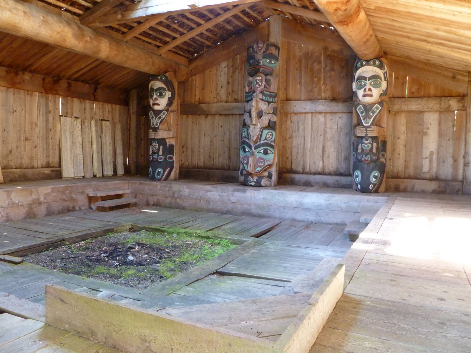habitatio_népi: Haida hosszúház / Haida Longhouse