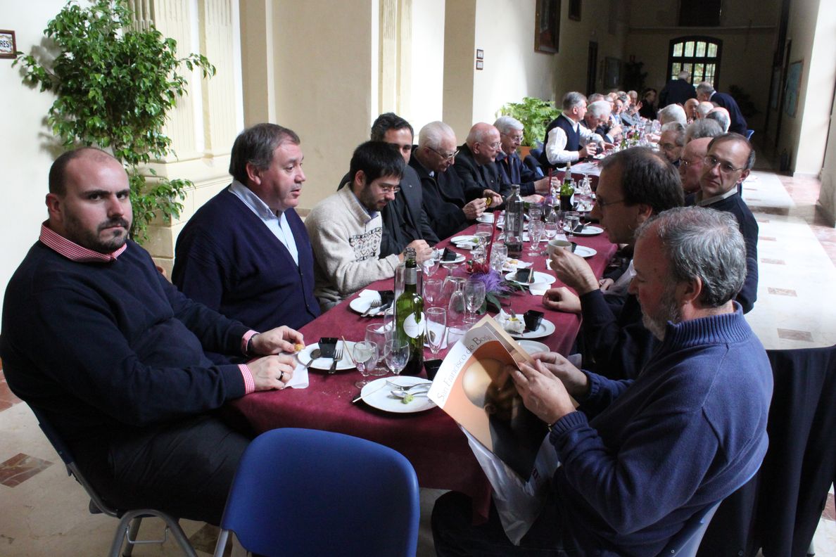 PROVINCIA ARAGÓN SJ: FOTOS DEL APERITIVO, COMIDA CON JESUITAS Y ...