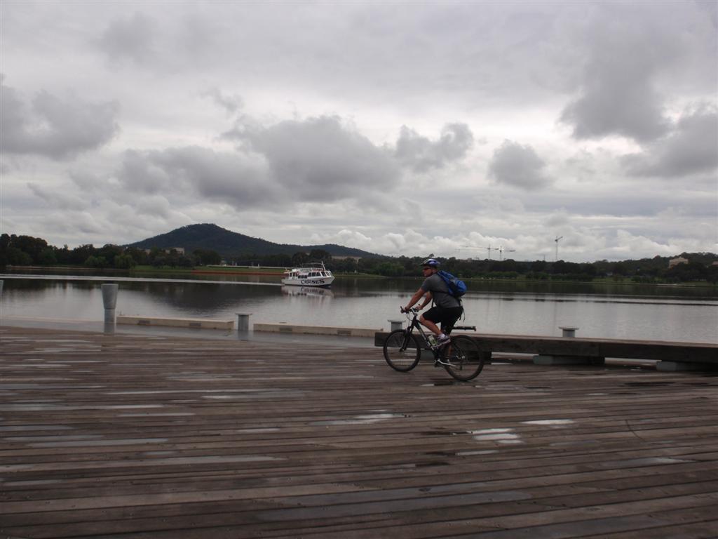 The Mupersan's Australian Adventure: Exploring Canberra on My New Bicycle