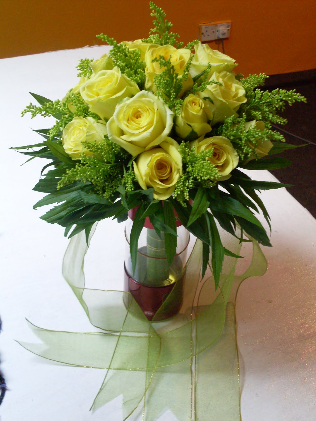 EDINA BRIDAL: bunga pegang~ fresh flowers