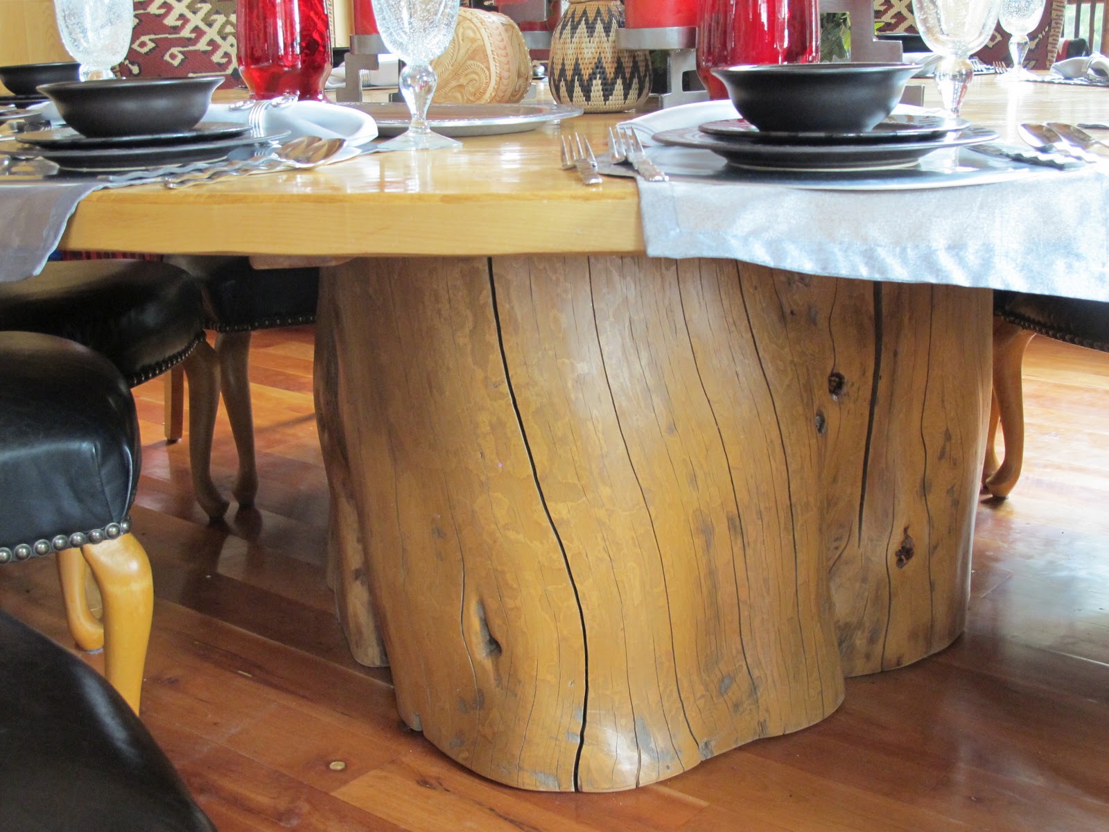Hidden Pony Lodge Tablescape - Purple Chocolat Home