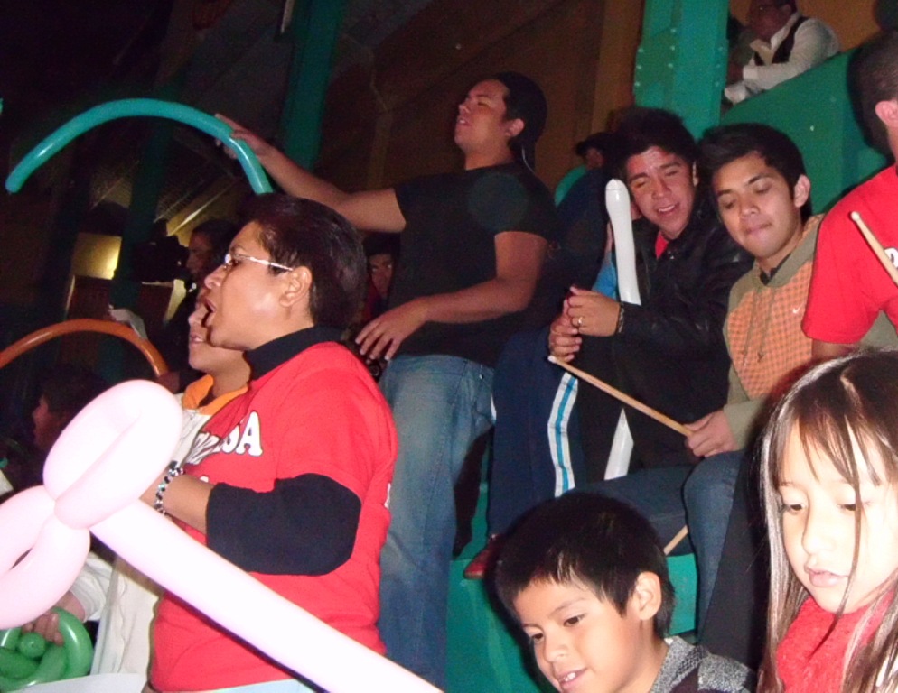 Lucha Libre Porra Fresa: Shocker y La Mascara retan a los Guerreros por ...