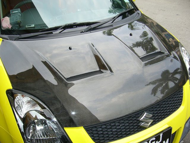 Suzuki Swift: Carbon Fiber Hood