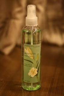 Madame Butik: Victoria Secret Gardenia Lily Body Splash