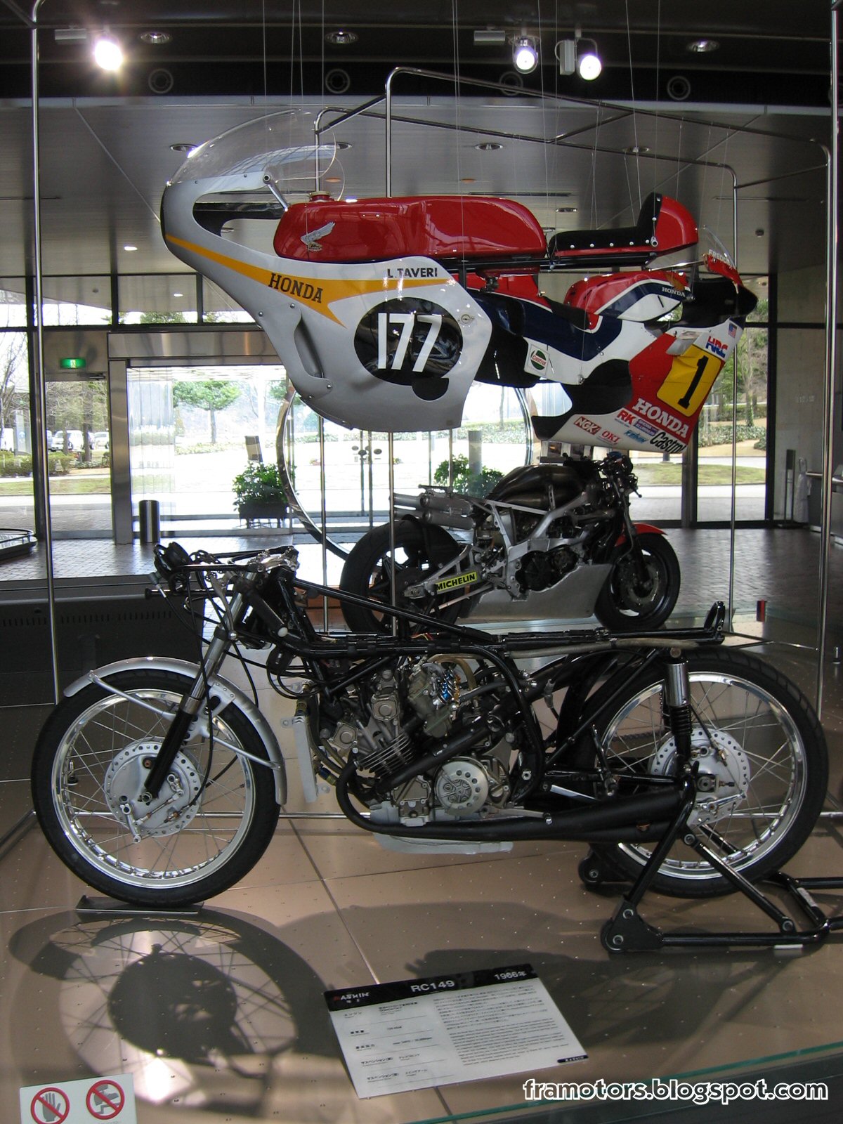 special caferacer: RC 149 125cc 5 cilindri - Honda collection hall Motegi