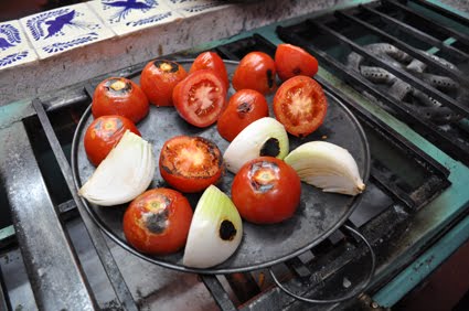 De La Tierra: Mexican Food Blog: Tres Salsas Buenas