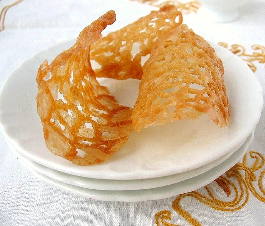 une gamine dans la cuisine: Tuesdays with Dorie: Translucent Maple Tuiles