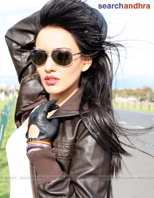 MALAYALAM FILM DATABASE: CROOK-ITS GOOD TO BE BAD 5*