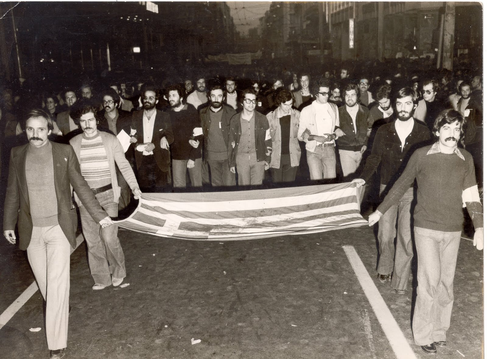 ΛΟΓΟΠΛΟΚΙΕΣ: ΠΟΛΥΤΕΧΝΕΙΟ 1973 : ΟΙ ΠΑΡΟΝΤΕΣ ΚΙ ΟΙ ΑΠΟΝΤΕΣ