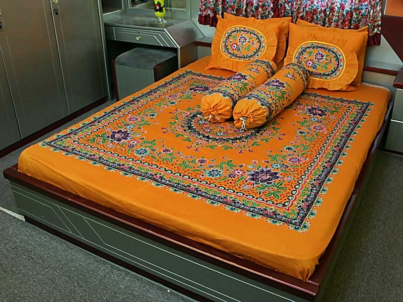 Gaun Malam: SPREI BATIK