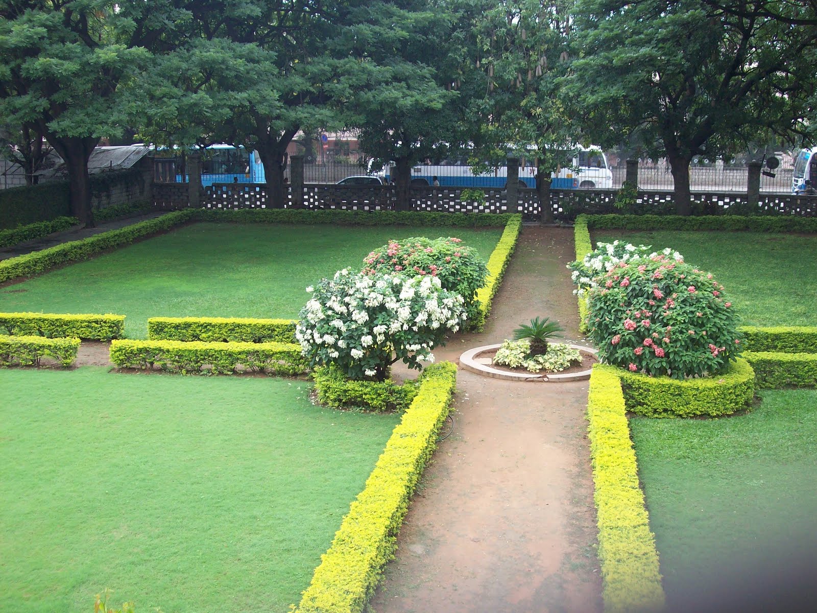 gardentropics: Palace gardens