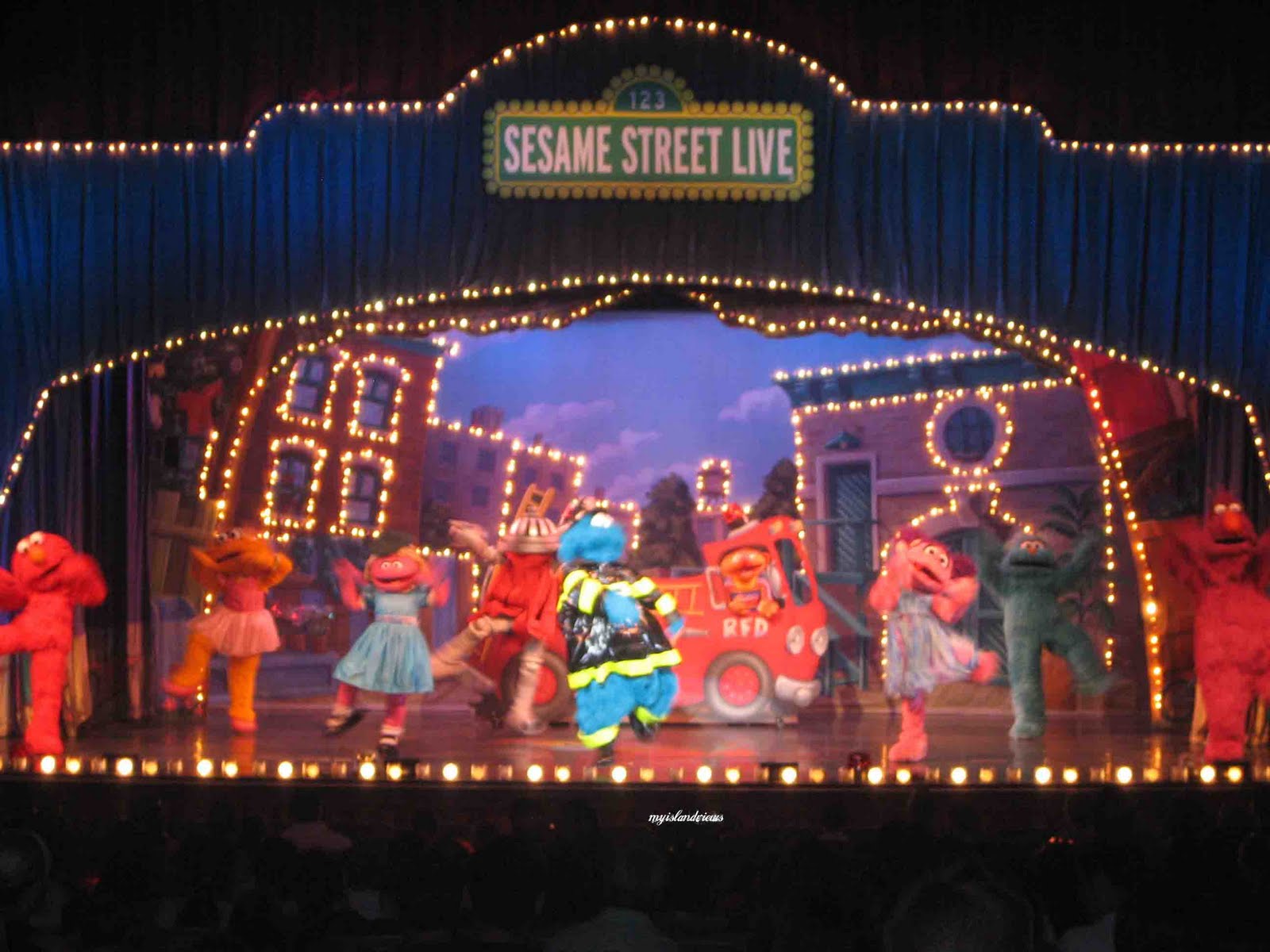 Sesame Street Live When Elmo Grows Up
