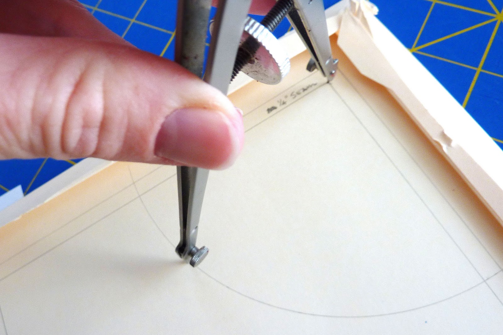 My Three Sons {and a very busy Girl}: Ringed Double Circle Block : tutorial