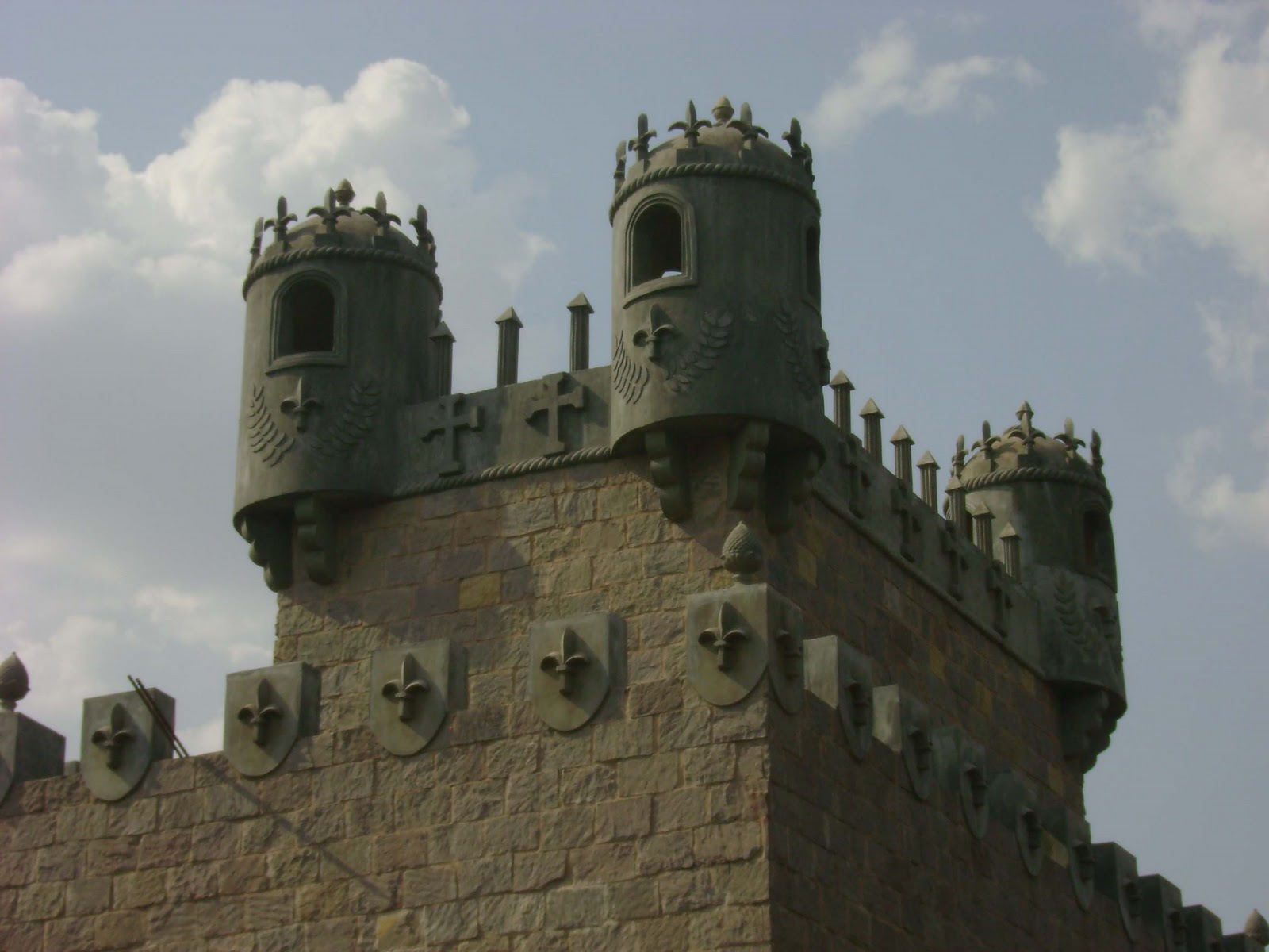 Exoticlic: Castelo de pedras de arenitos está sendo construído no Paraná