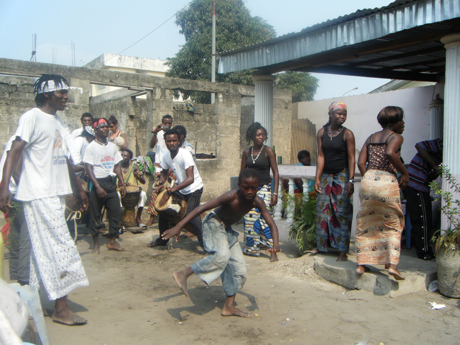 Les Congozesses: Chez Ndaye