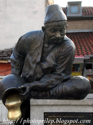 Monument of Itar Pejo | Photos of Prilep